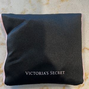 Victoria's Secret | Jewelry | Nwt Set Of Three Victorias Secret Bangles ...